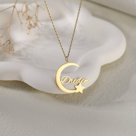 Moon Name Locket – Customized Jewellers